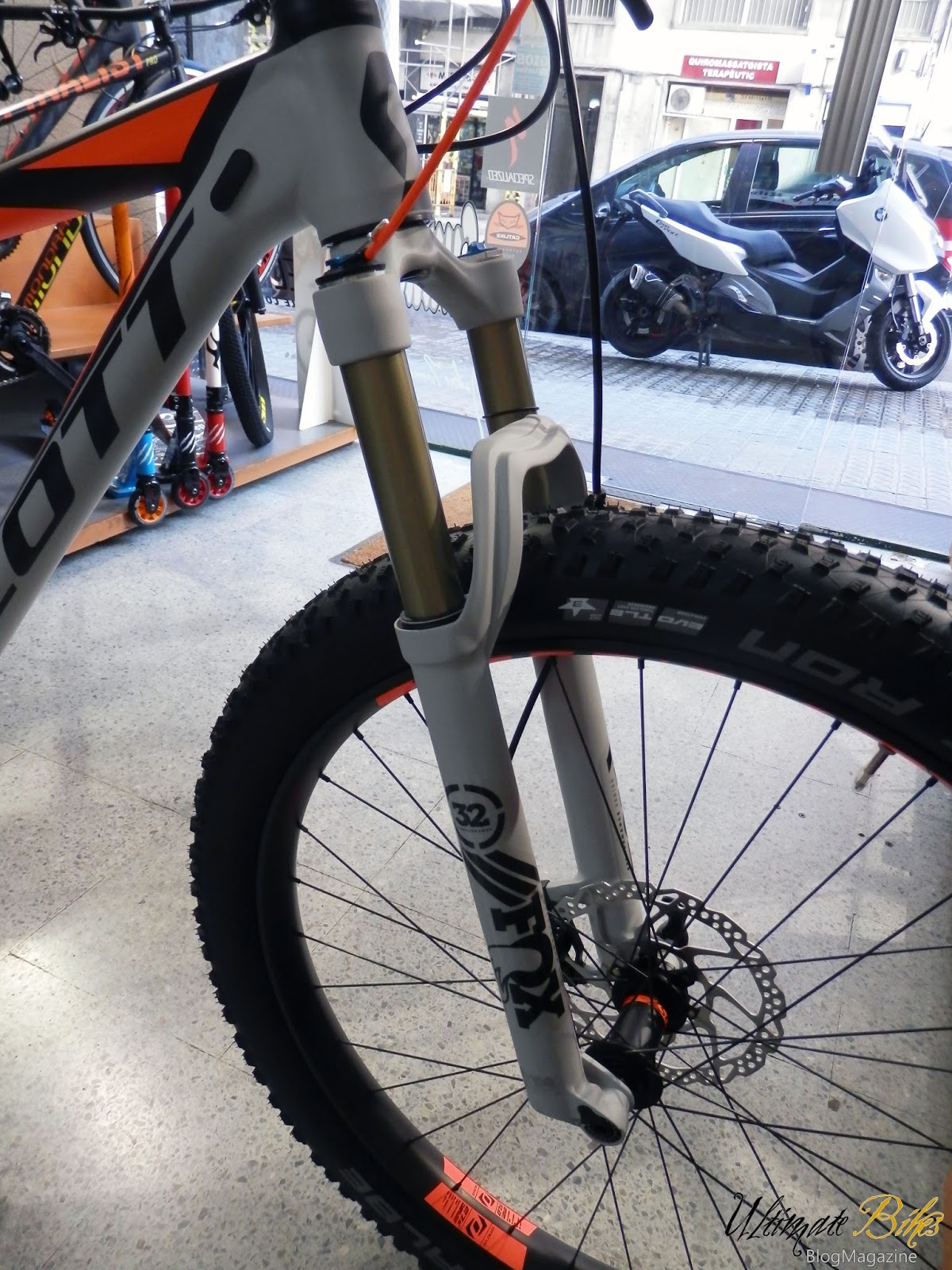 Análisis: Scott Scale 710 Plus (con vídeo) ~ Ultimate Bikes Magazine