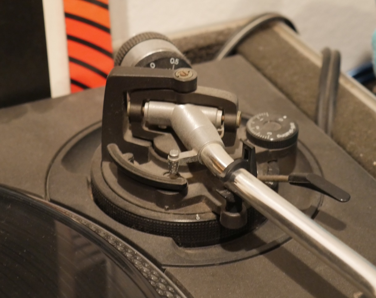 Turntable Tonearm Linkage | Greens and Machines