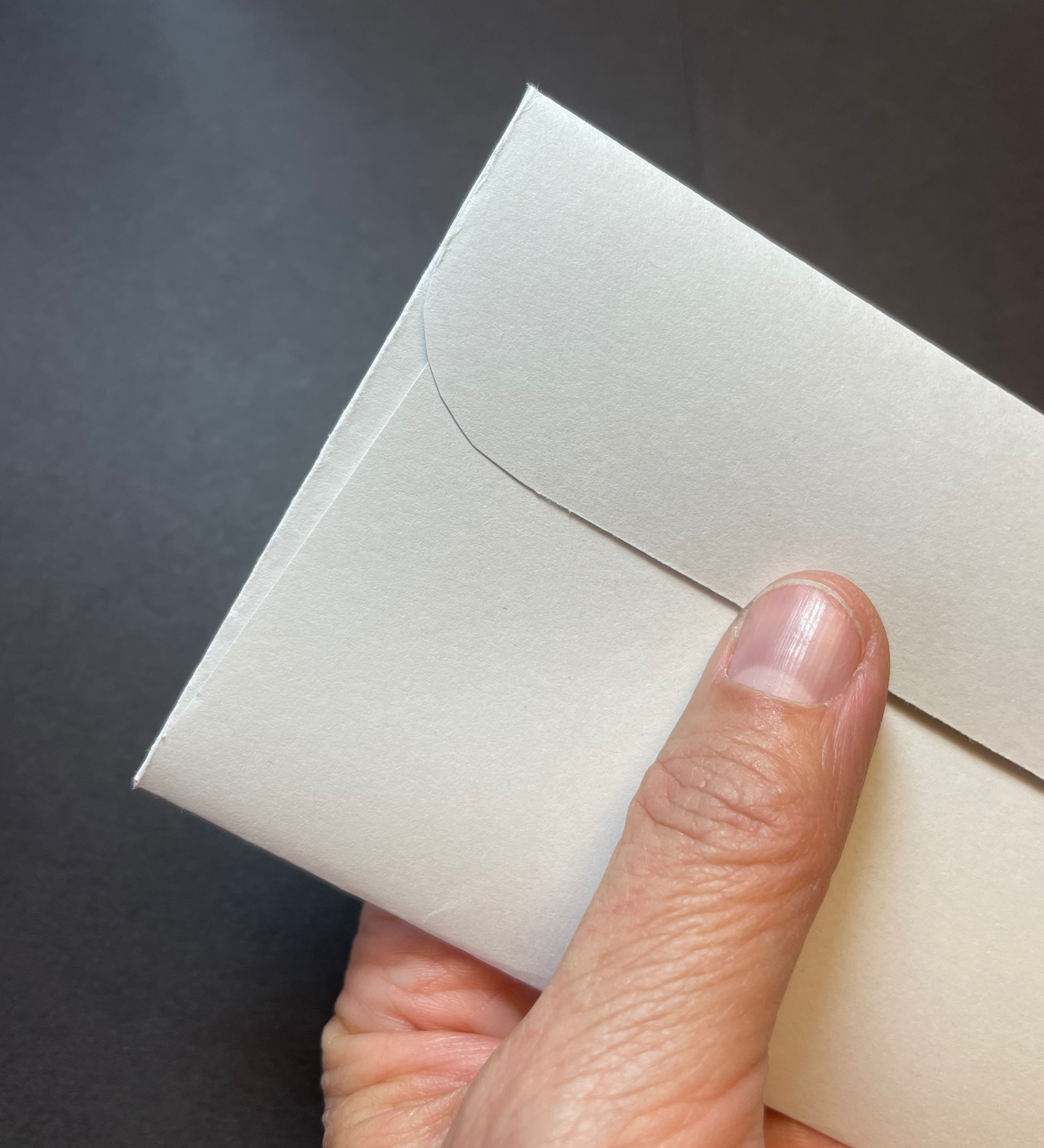 Gummiapan : Vika kuvert till slimline/how to make an envelope