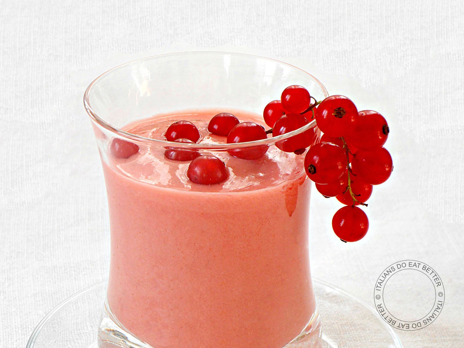 SMOOTHIE AI FRUTTI ROSSI - ITALIANS DO EAT BETTER