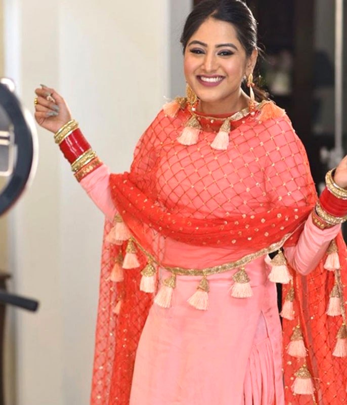 Baani Sandhu HD Wallpaper, Pics, Photo Gallery and Bio