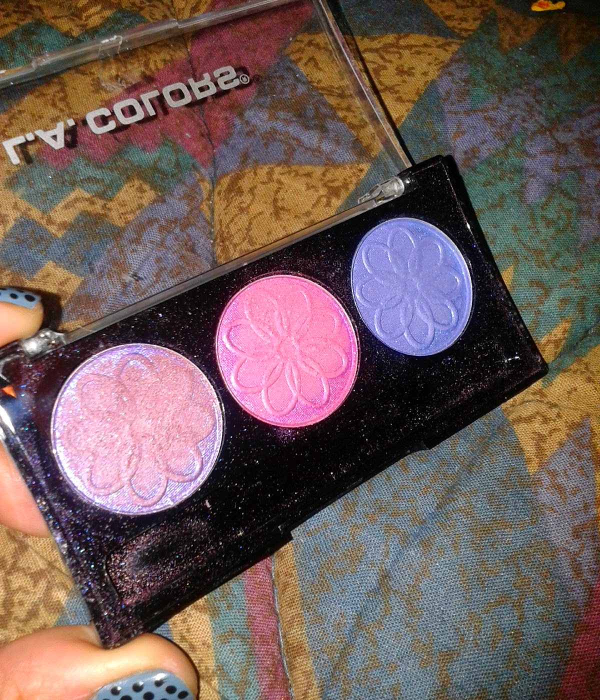 La Obsesa: Reseña: L.A. Colors 3 color eyeshadow palette