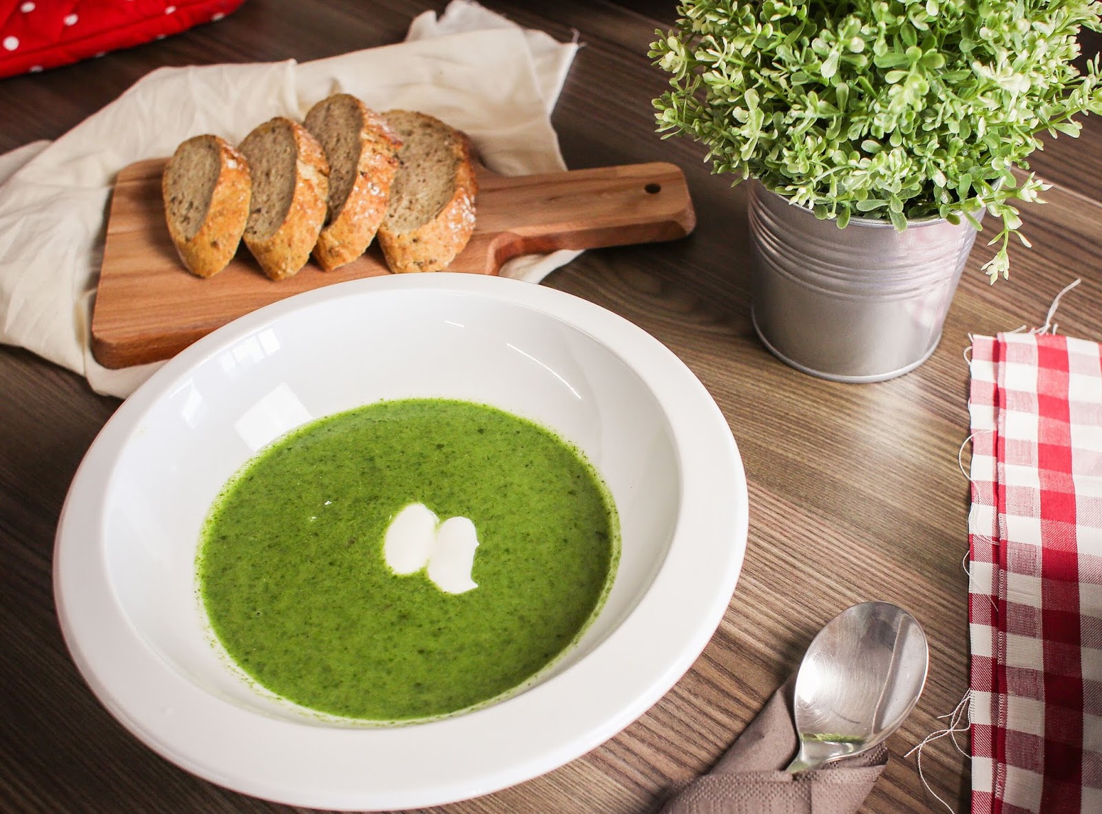 Crema de espinacas con bechamel - La cocina de Elena