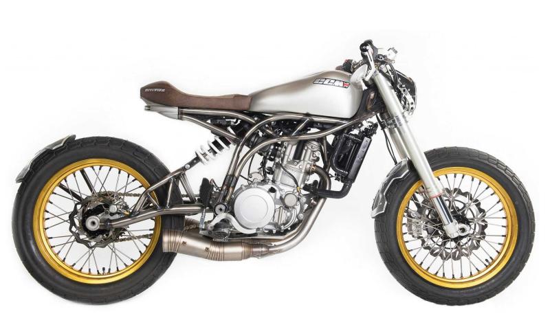 Moto Rollos: Novedades 2021. CCM Spitfire Blackout Edition: la moto de ...