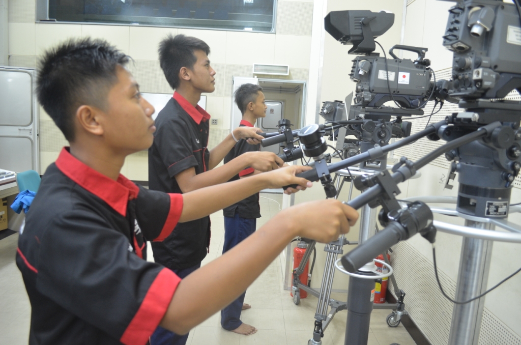 Kejuruan Multimedia - Desain Komunikasi Visual - SMK Muhammadiyah 7 ...