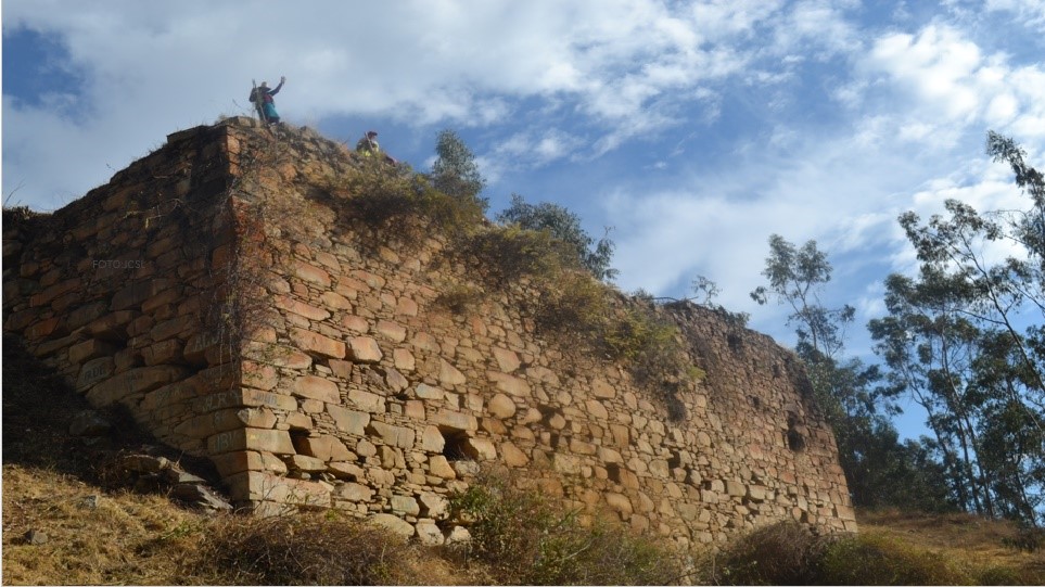 Mirando Nuestro Peru: PASHAS SE RESISTE A MORIR