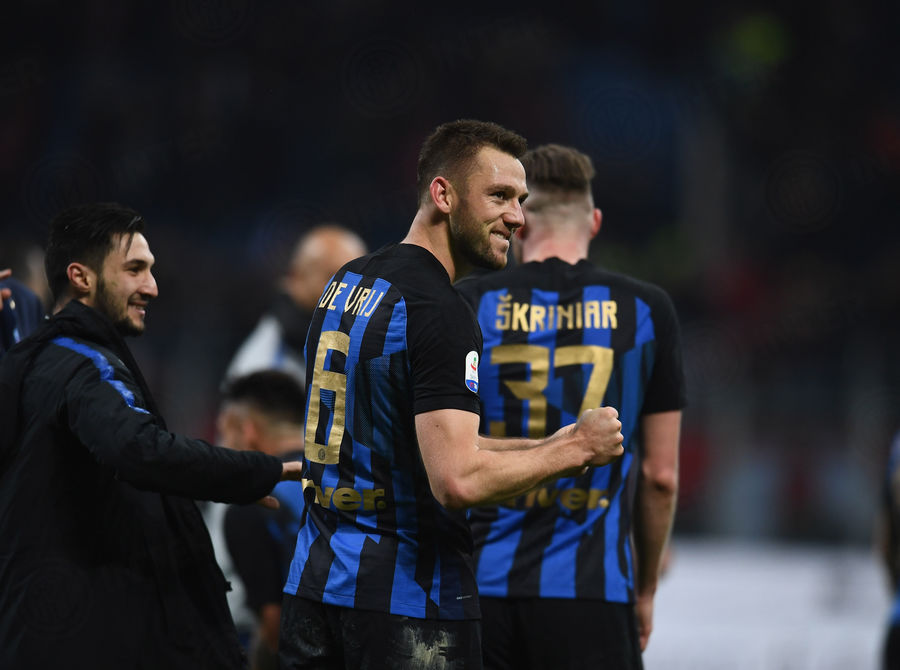 On Pitch | Inter Milan Debuts Nike 20th Anniversary Mash-Up Kit In ...