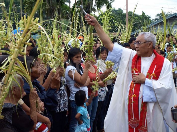 Lil Black Bloody Hood: The Filipino Lenten Season :D