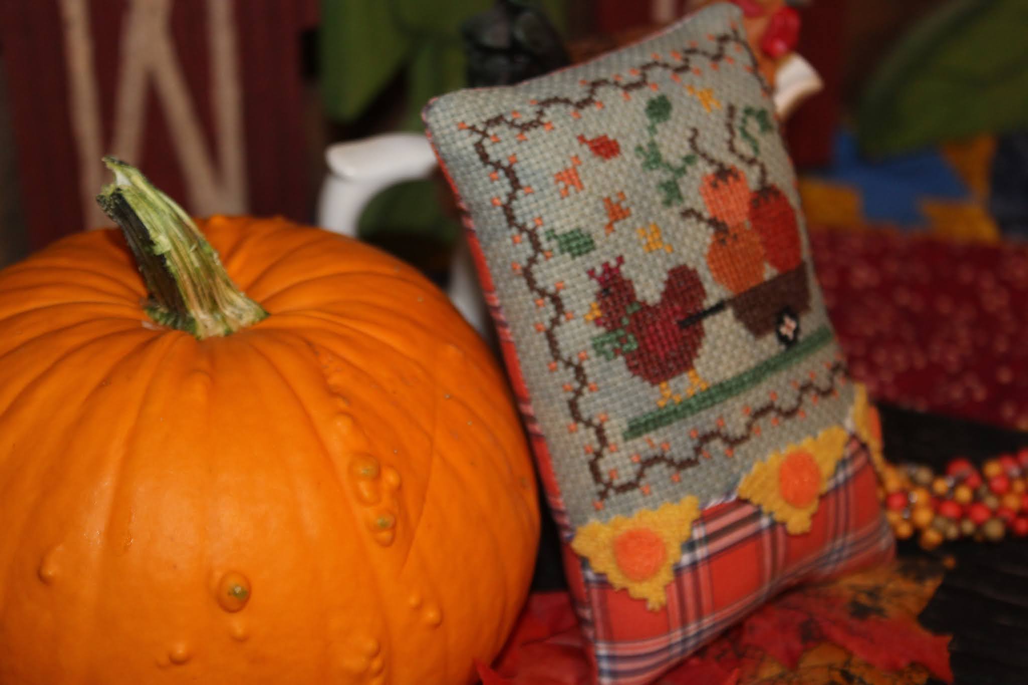 Pinker n Punkin Quilting & Stitching: Rosie's Pumpkins - A Fall Freebie