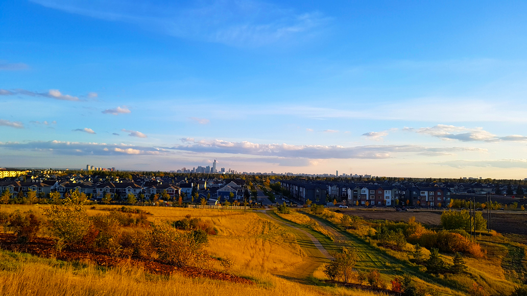 Canadian Vlogs & Infotainment: Edmonton Landscapes During Early Fall