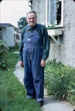 Garden Valley Daily News: Artist James Castle Catching On in Europe