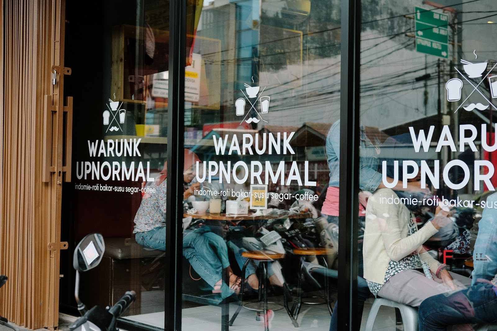 Feast.it - Indonesia Food and travel blogger : Warunk Upnormal Jakarta ...