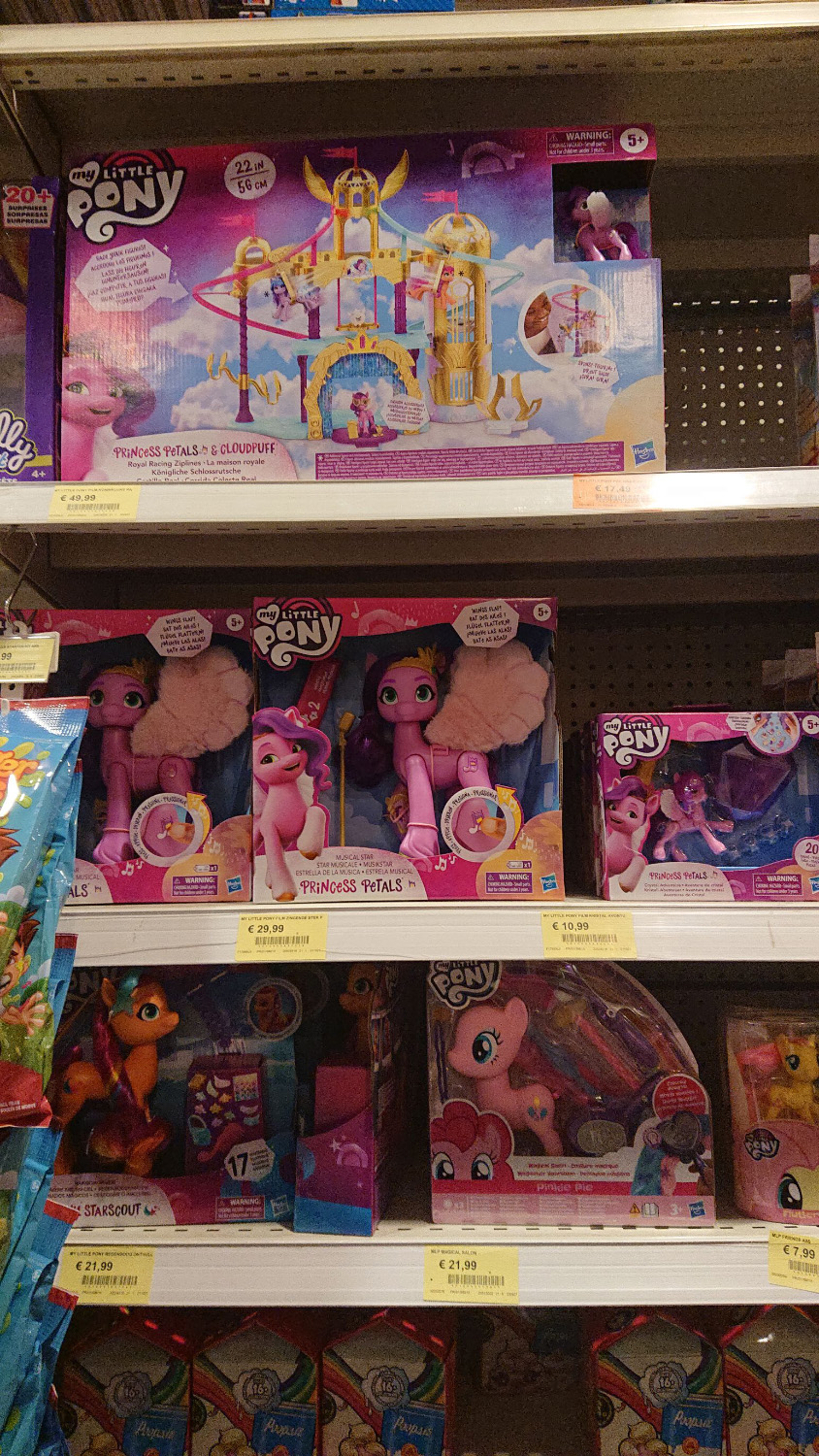 Store Finds: Magazines, Pony Collections, G5 Releases & More | MLP Merch