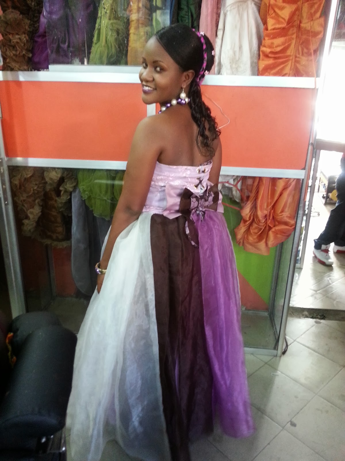 Mama JJ Fashion: TUNASHONA NA KUBUNI MITINDO MBALIMBALI YA NGUO ZA ...