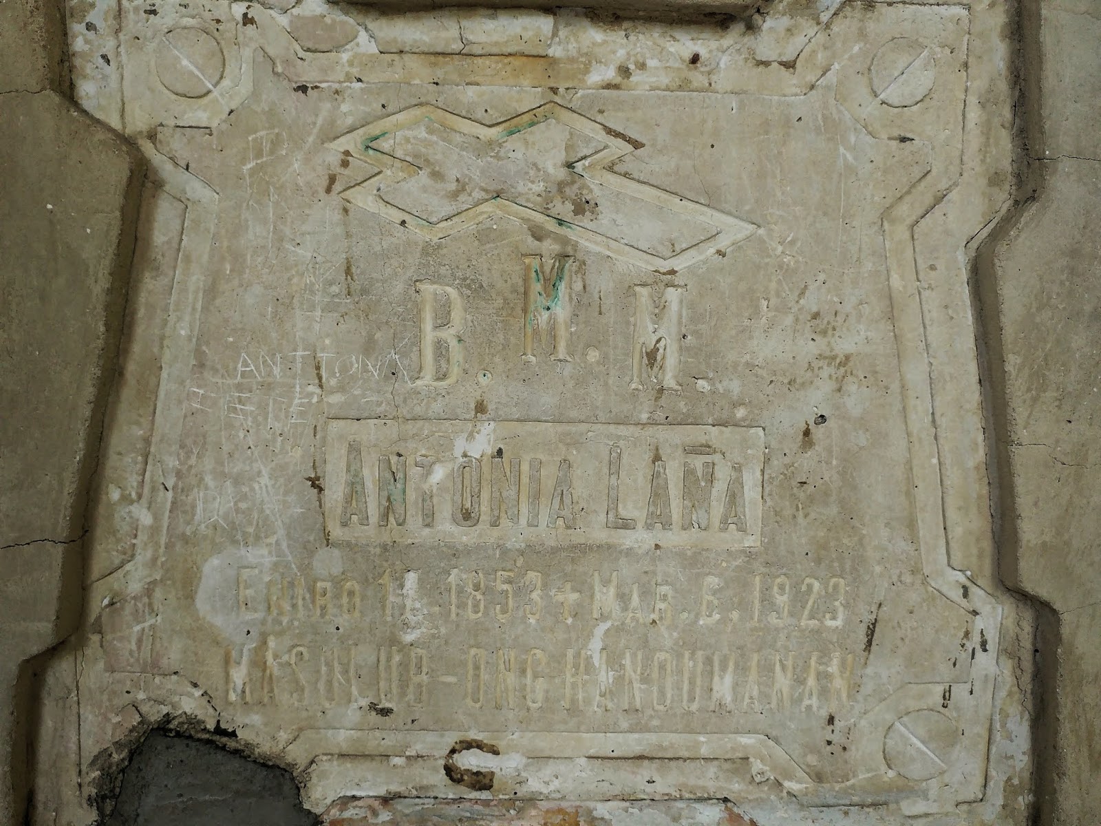 A Visual Tour of Philippine Lapidas and Tombstones