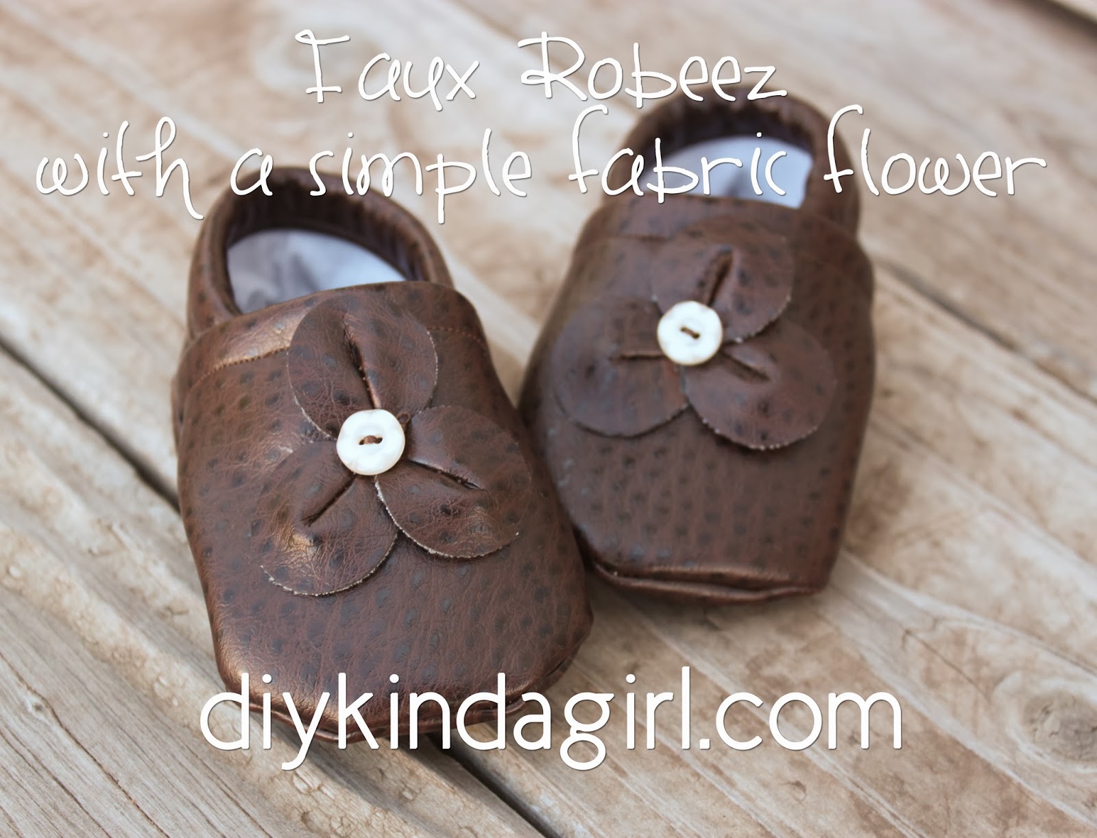 DIY kinda girl: Faux Robeez and a simple Fabric Flower