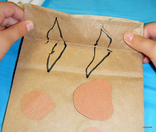 Tippytoe Crafts: Jaguar Puppets