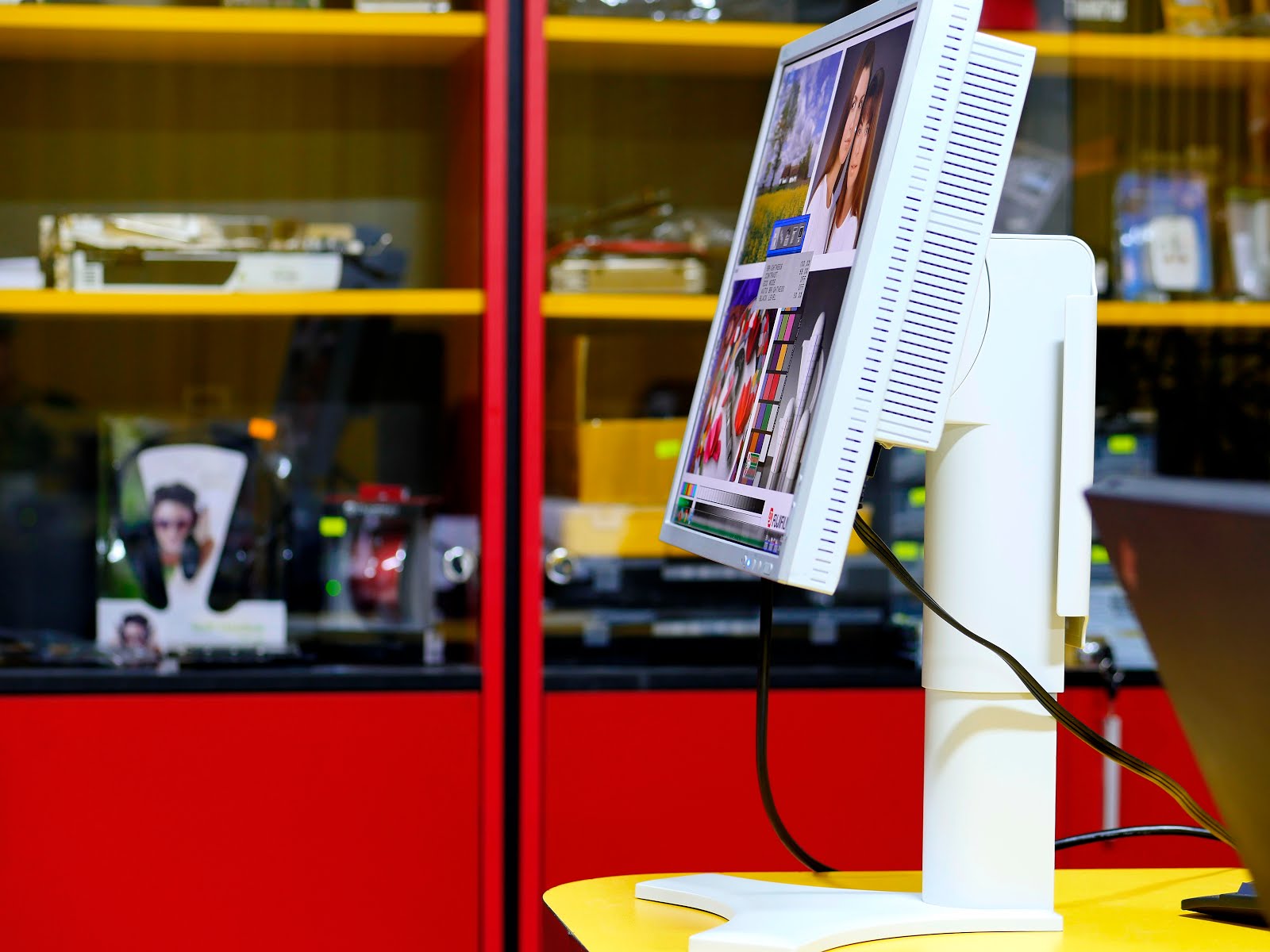 Вече не ги правят така: NEC 1990FX | Retro-PC-Mania - ревюта на ...