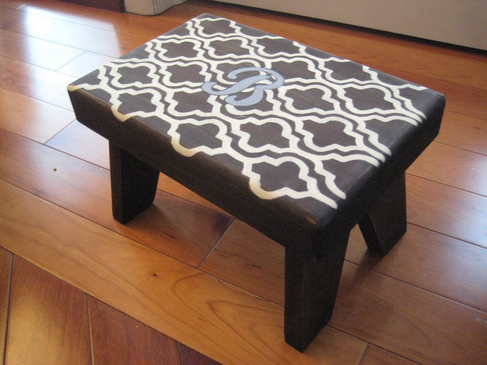 The Craft Lifters: Step Stool Painted Design