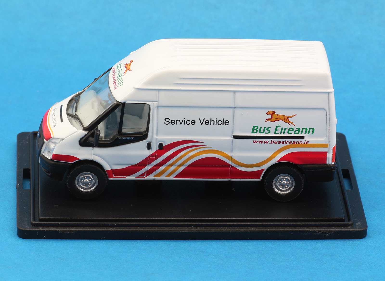 Incredible Mini Garage: Ford Transit LWB 2007 High Bus Eireann 1/76 Oxford