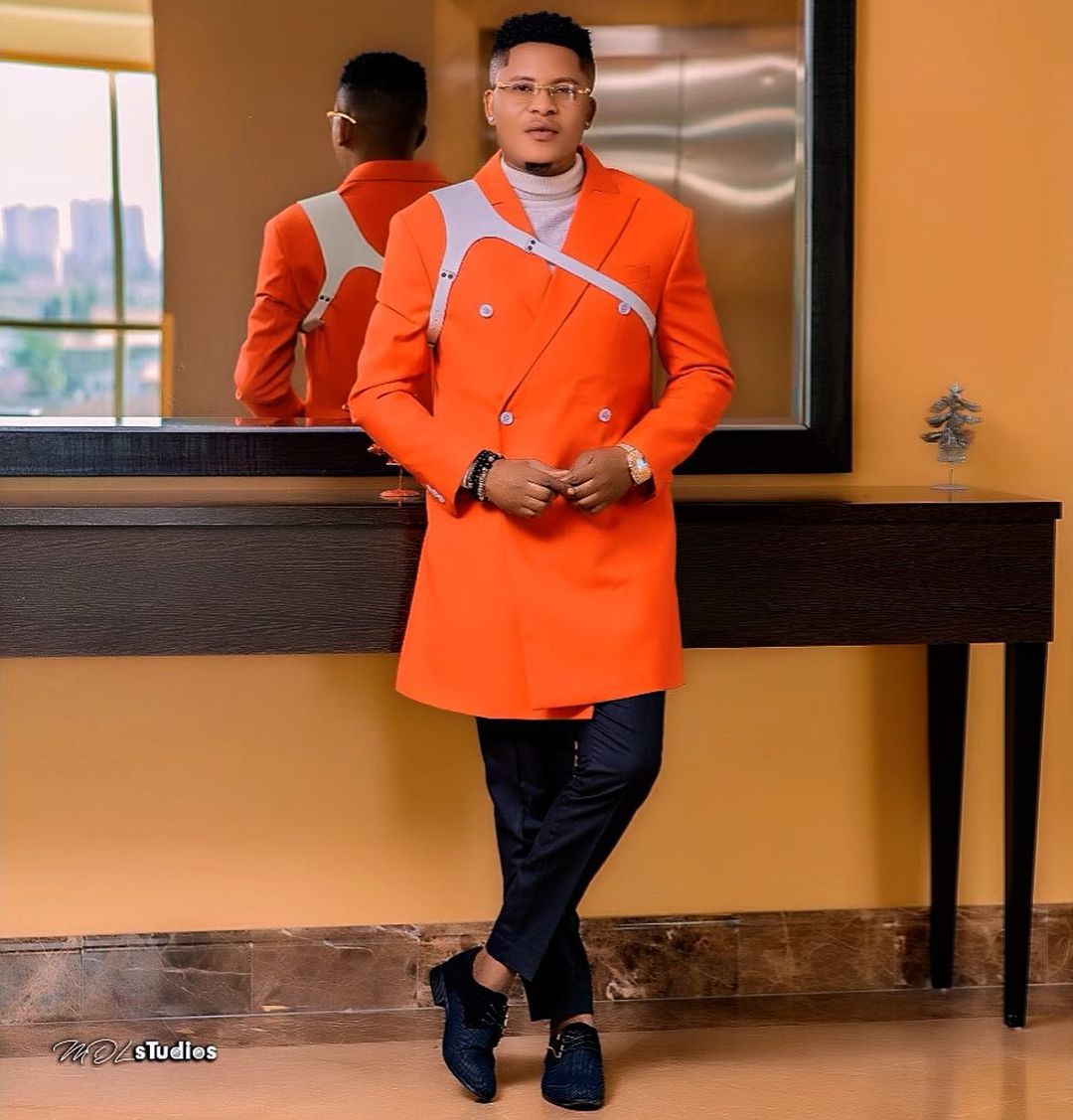 Photos of Shoneye Olamilekan Show standing tall