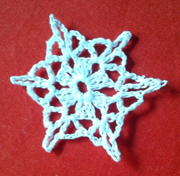 Small Crochet Snowflake Pattern Snowflakes Patterns Yarn Christmas ...