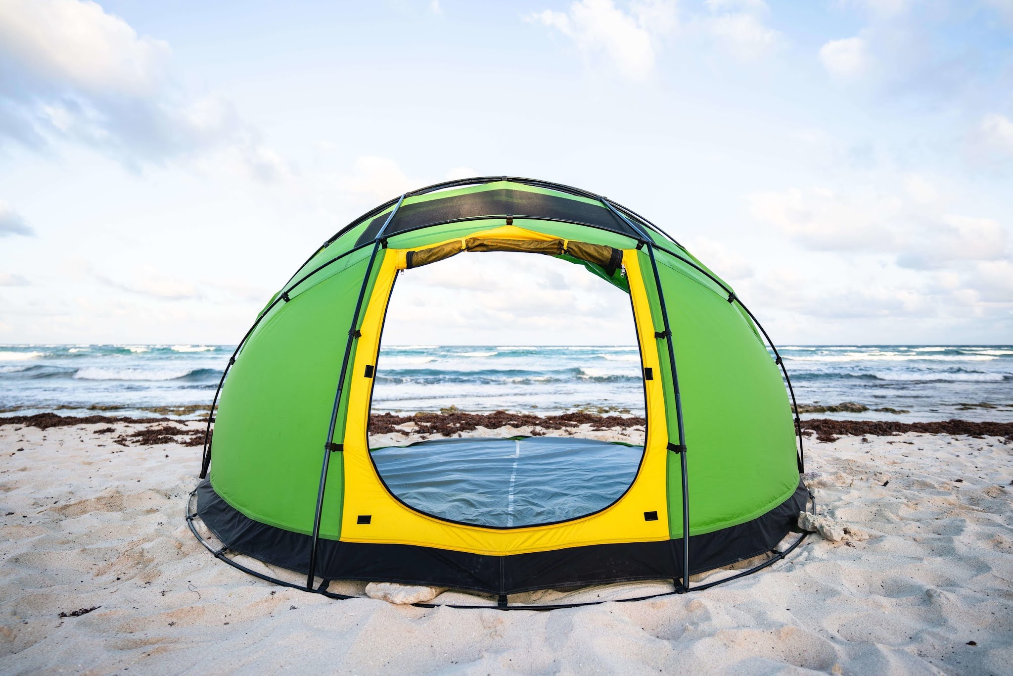 The World's First Retractable Tent: The Escape M4 - Tech News 24h