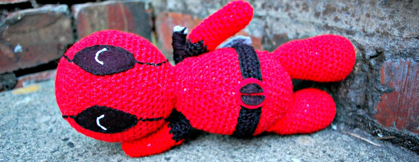 the geeky knitter: amigurumi deadpool - free crochet pattern