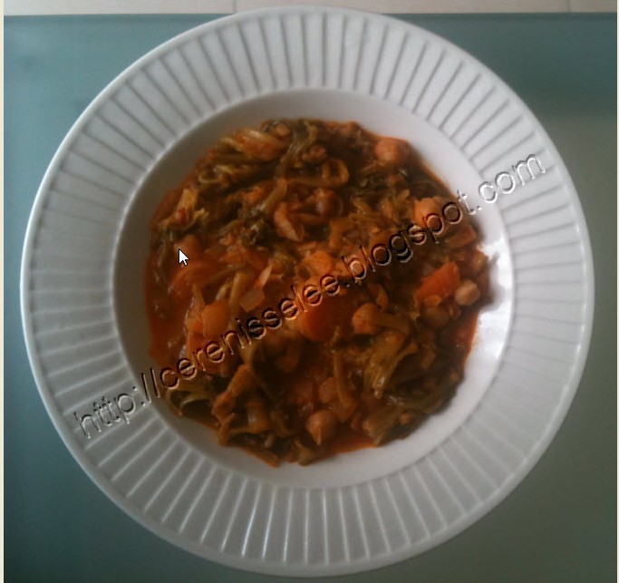 Hér Kitchén: SOUR AND HOT SPINACH ROOTS WITH GREEN LENTIL AND CHICKPEAS