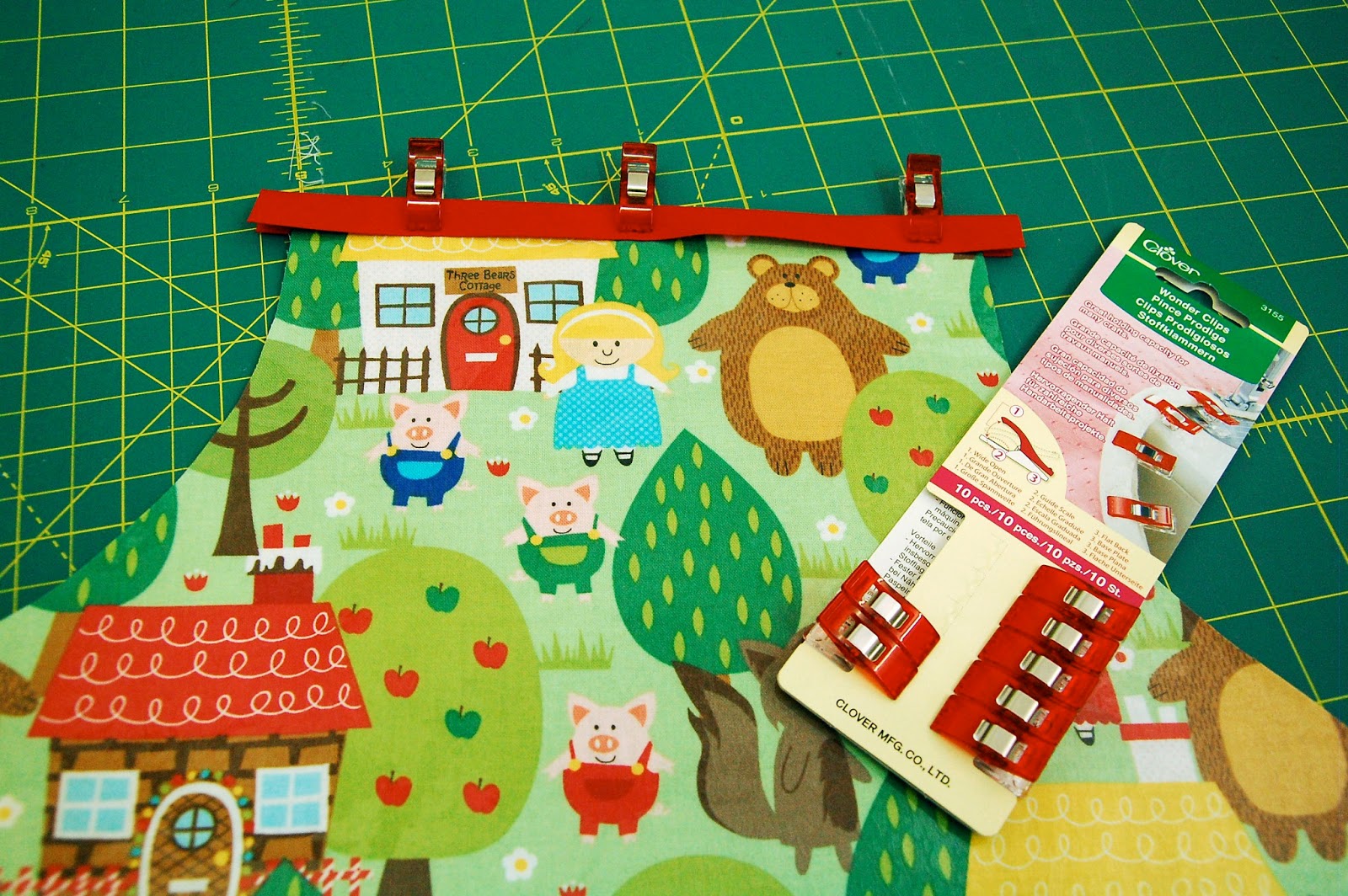 The Eternal Maker Crafts: Childrens Wipe Clean Apron using Lamifix