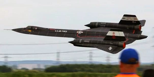Το κατασκοπευτικό SR-71 Blackbird σε κλίμακα μοντέλου. Ένα πολύ όμορφο ...