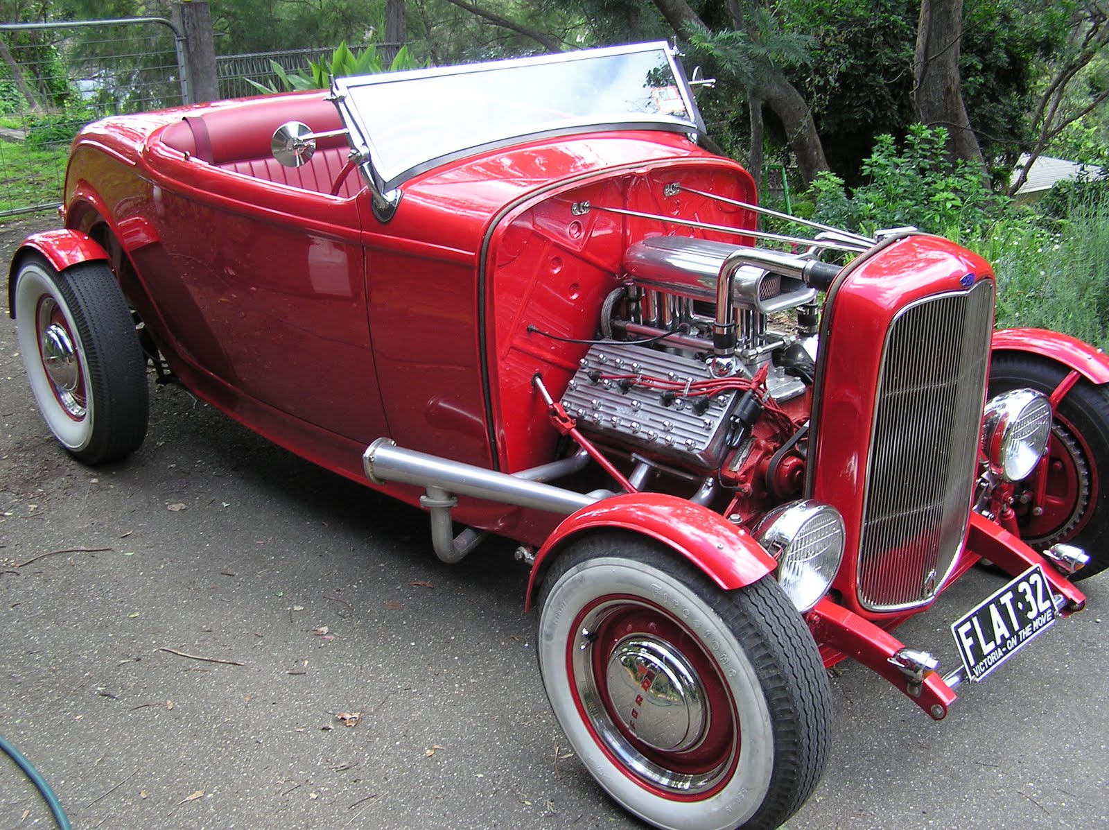PearlCraft: HOT ROD WITH RED PEARL WHEEL