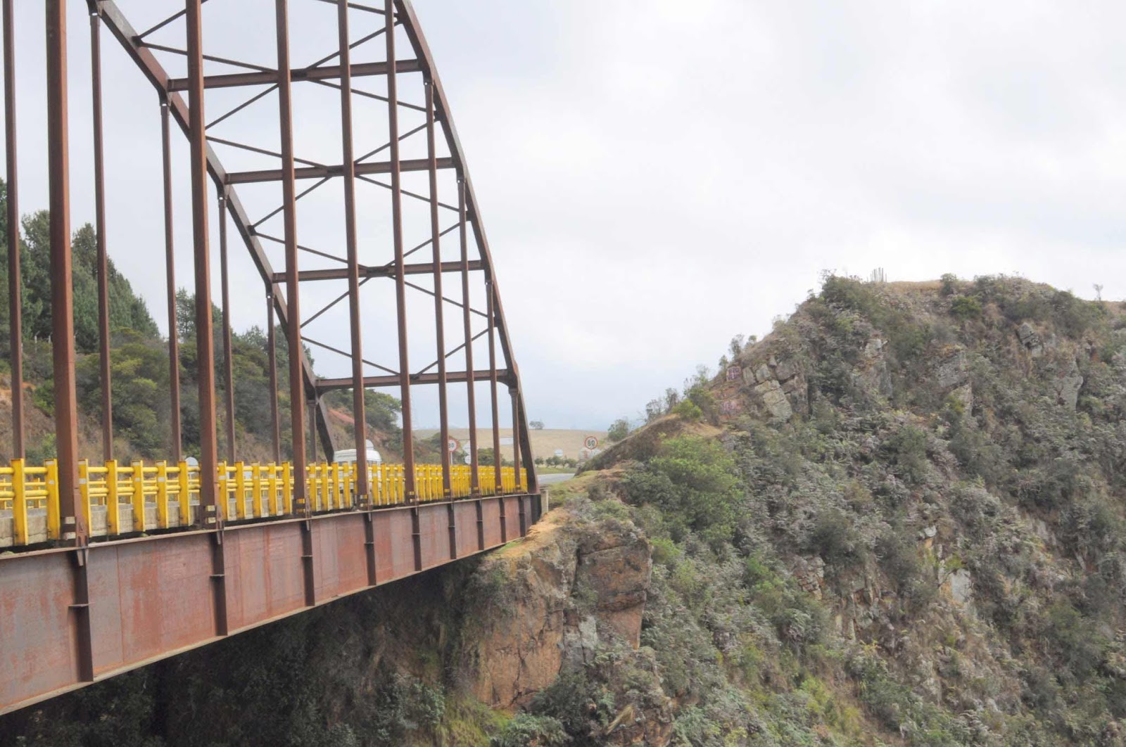 Chocontá: Strawberry Satellite Mind | Una antología de aventuras