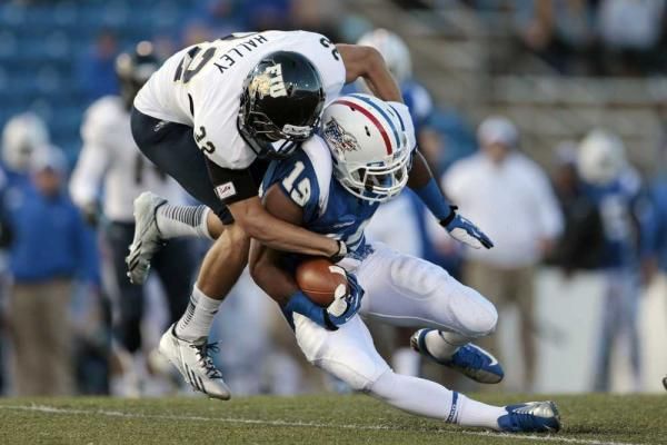 the other paper: New York Giants sign male model Justin Halley