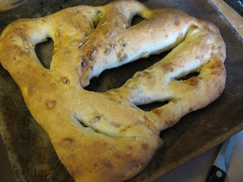 Feeding My Enthusiasms: Leaf Bread for Fall