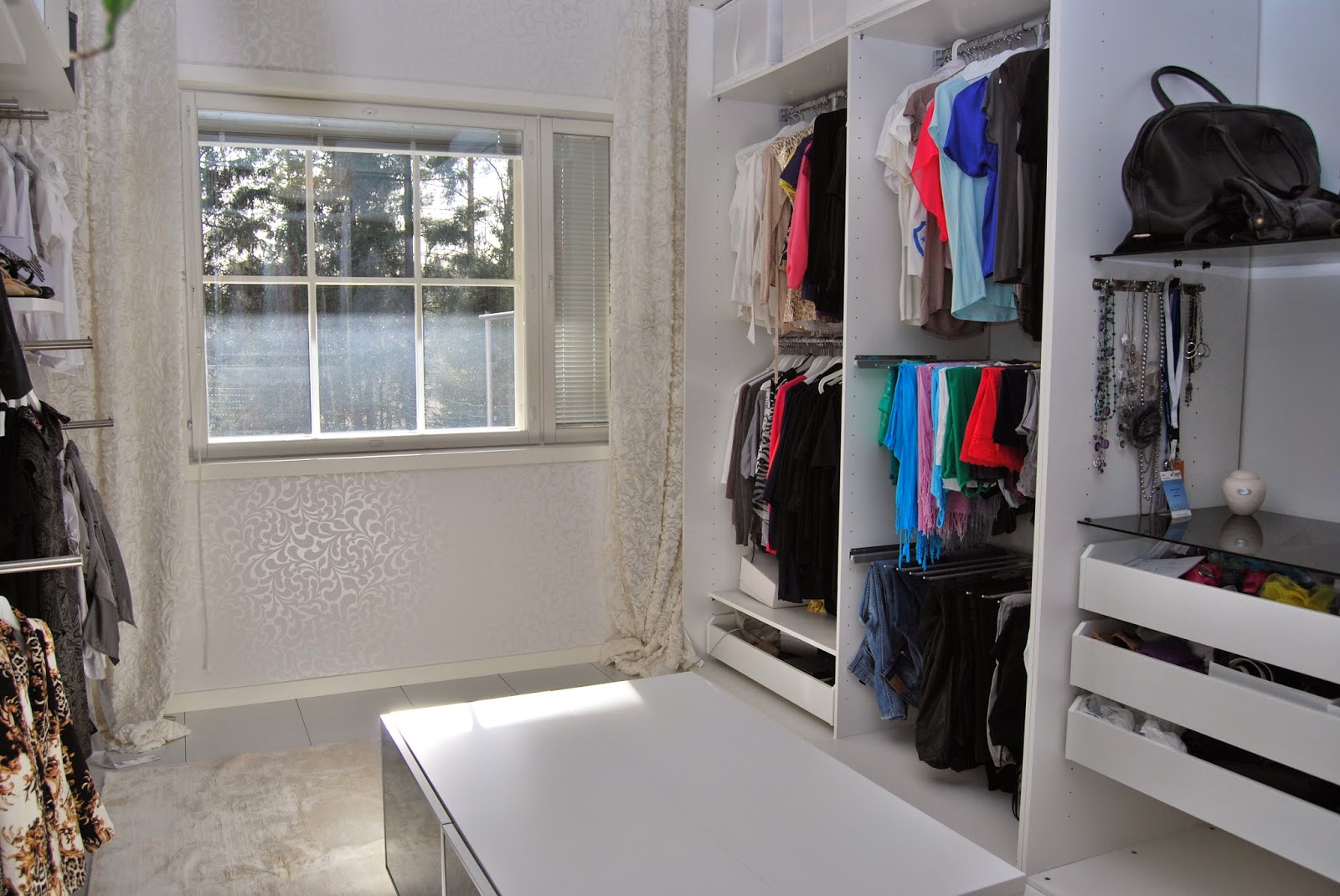 Harvinaista herkkua: Siisti vaatehuone | Taloja ja Toiveita