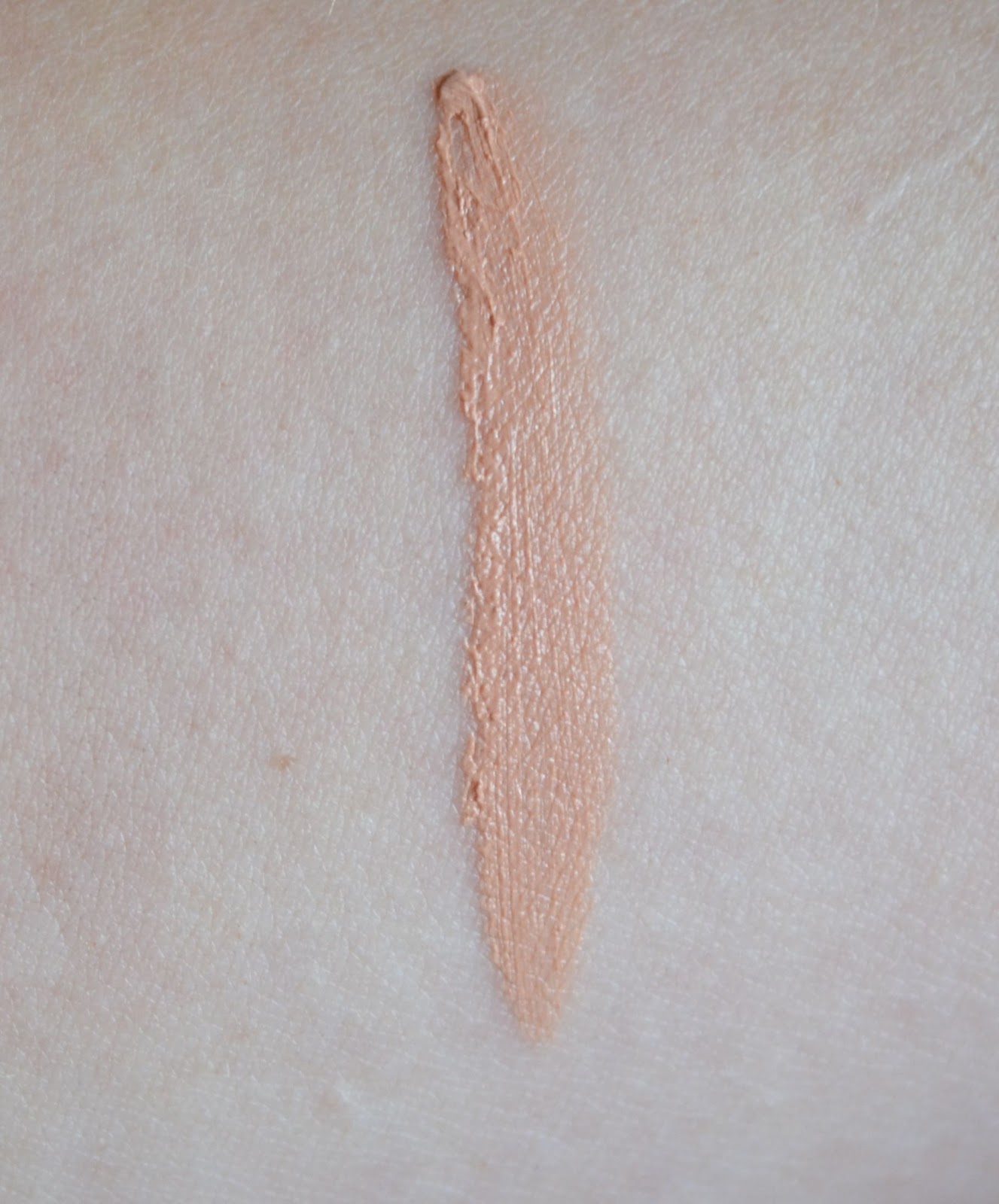 MakeUpVitamins: Cream Puff Lip Creme in 2 Powder Puff Swatch & Review