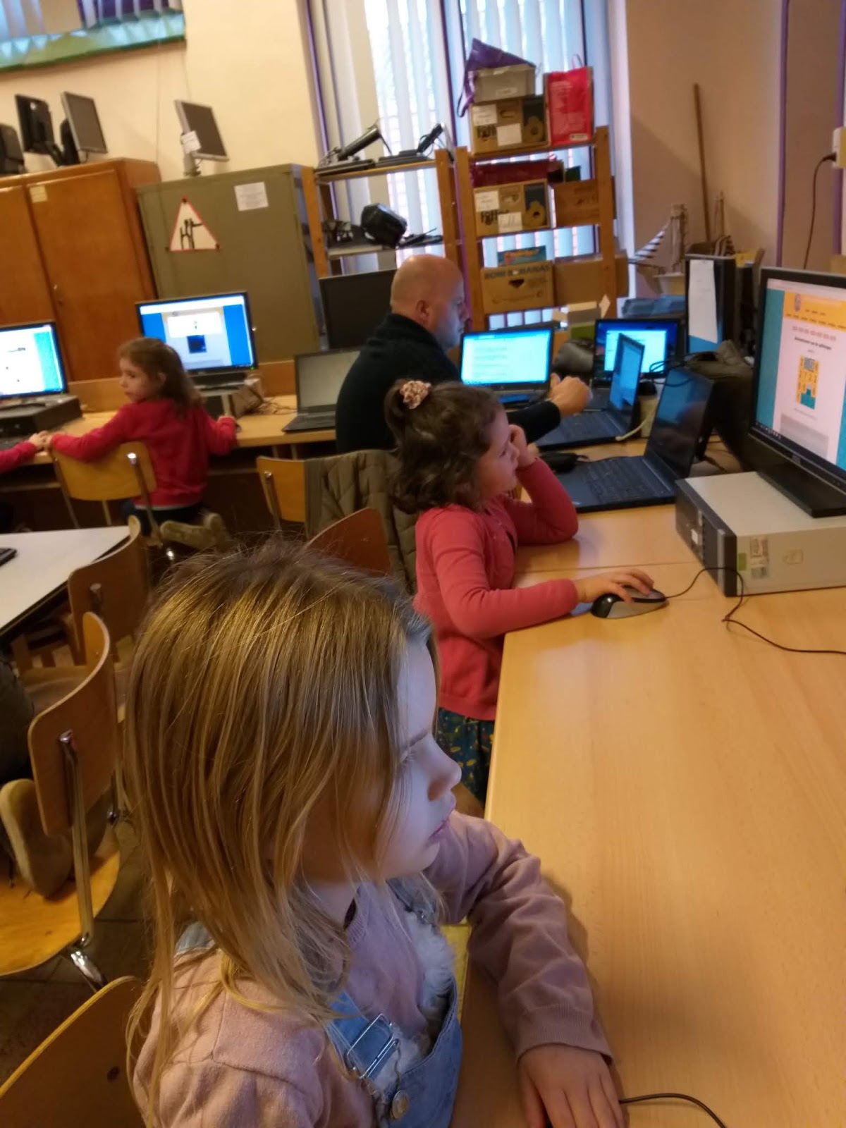 De Hei(r)akker 1ste leerjaar A: Oefenen met computermeester.