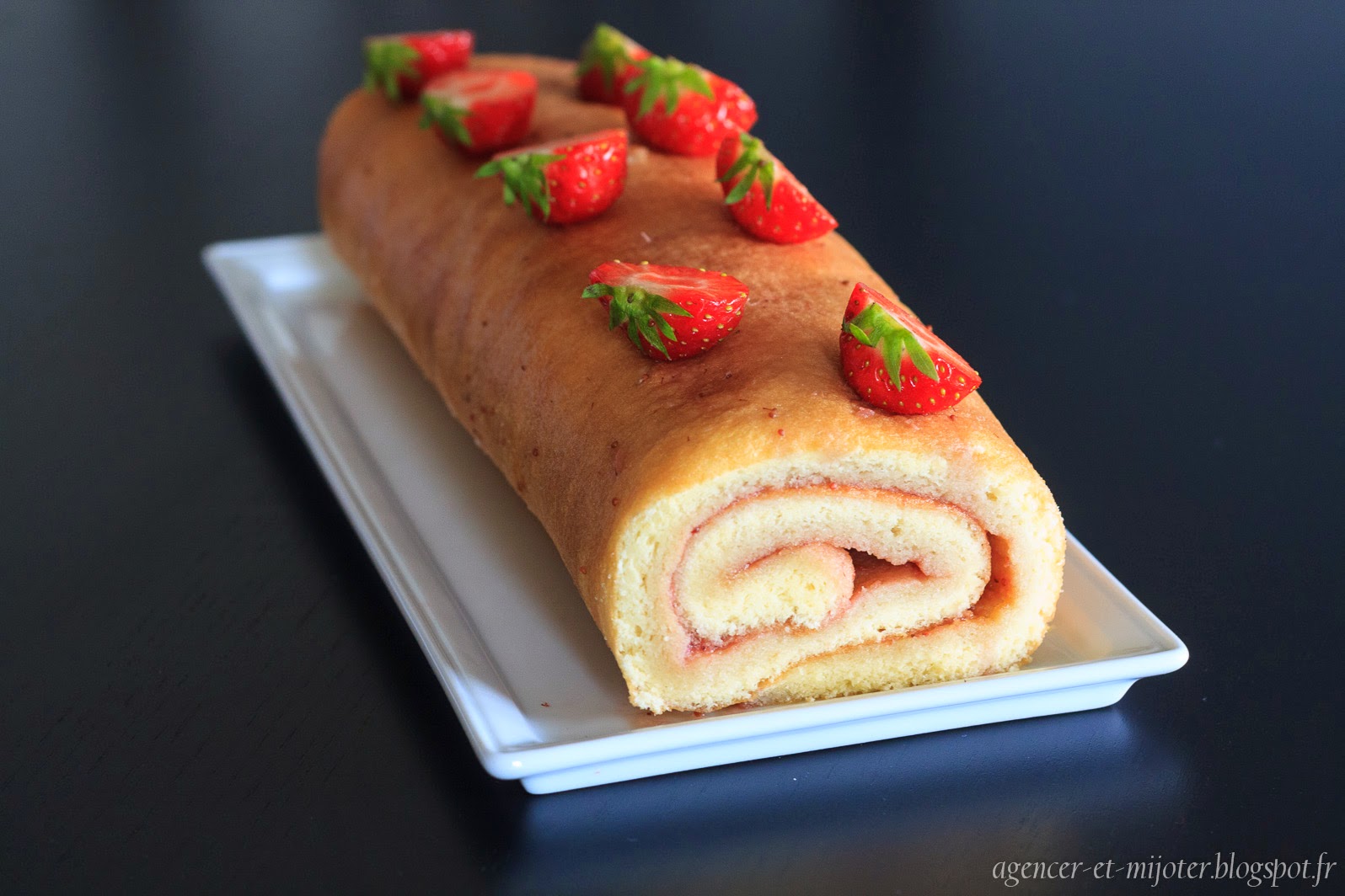 Agencer et Mijoter: Biscuit roulé à la fraise