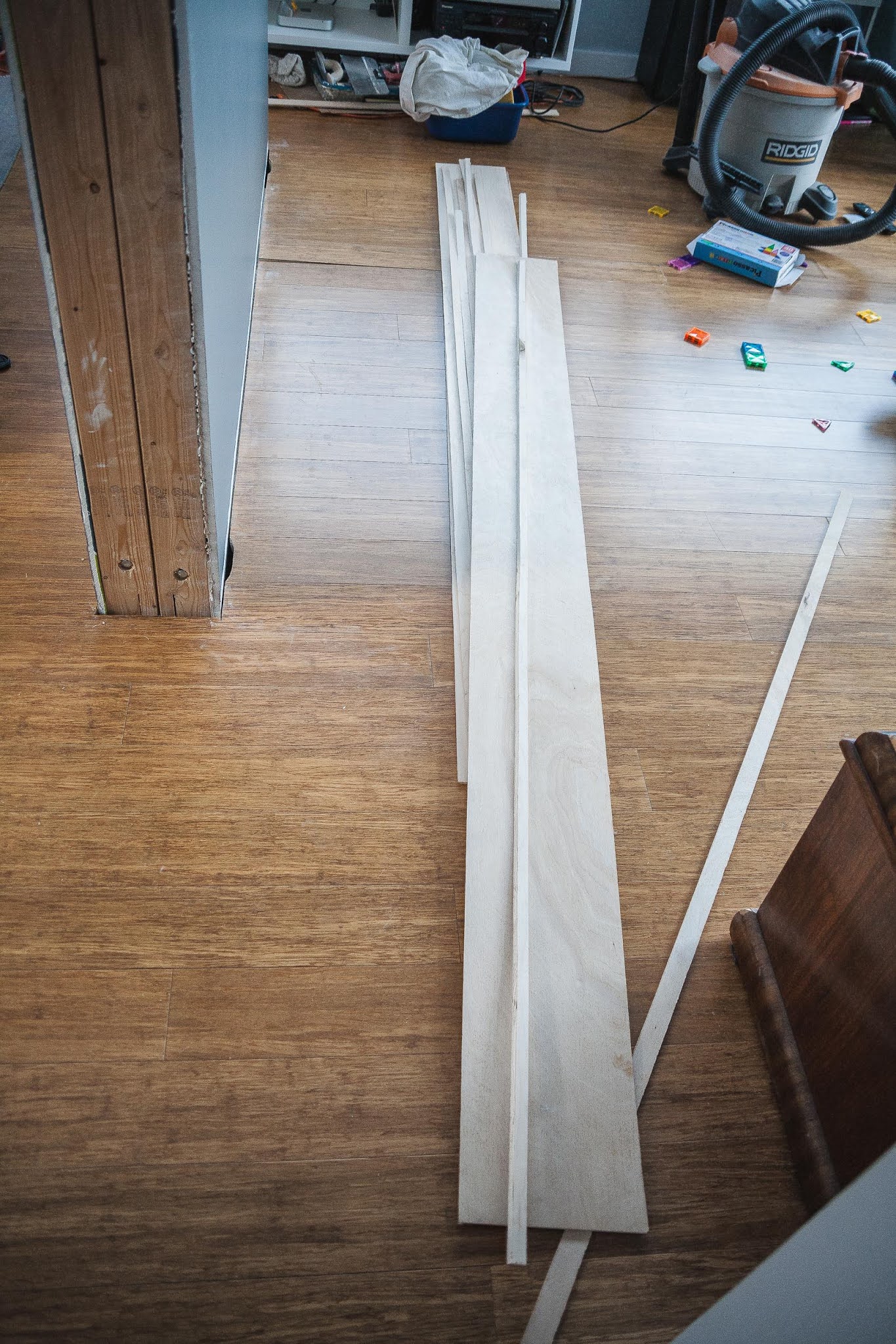 Building the floating wall: the final touches.