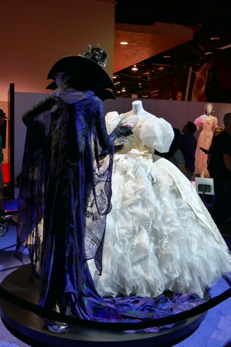 Hollywood Movie Costumes and Props: July 2020 Original film costumes ...