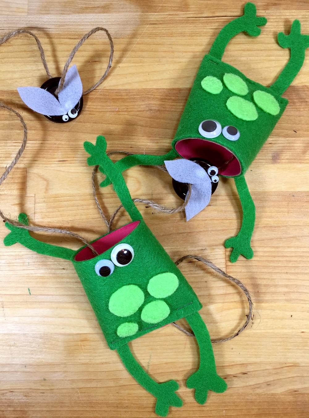 Beth Watson Design Studio: DIY Frog Ball and Cup Game made from TP Tubes