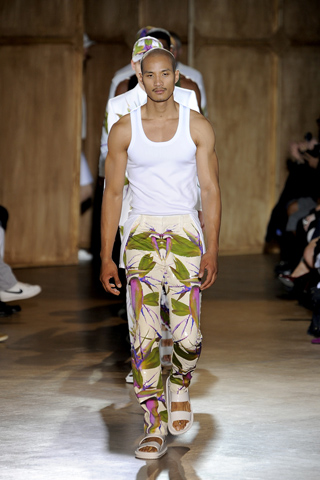 Fashion Media PH: (UPDATED) Pinoy supermodel Paolo Roldan walking for ...