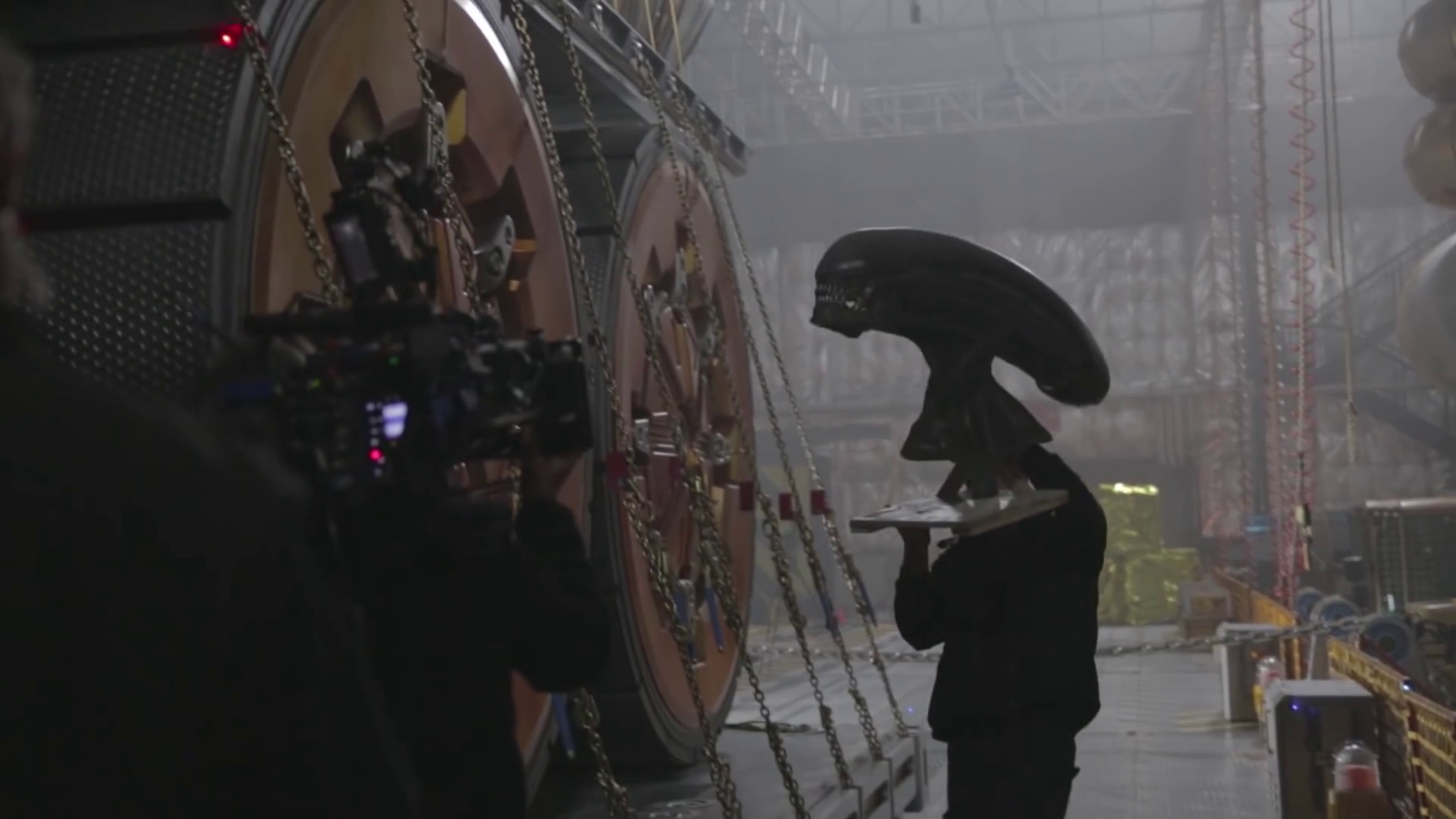 Alien Explorations: Alien Covenant: Hero animatronic alien beast puppet