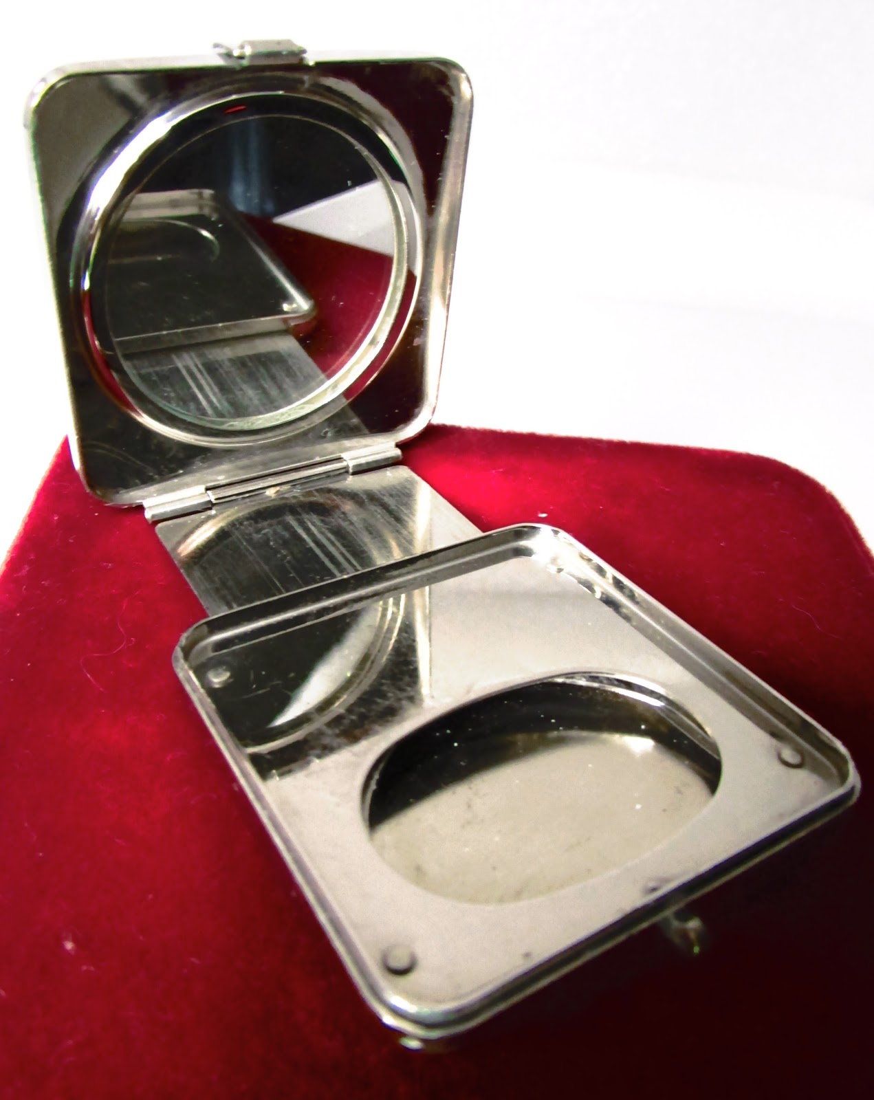 DU BARRY RICHARD HUDNUT PETITE COMPACT