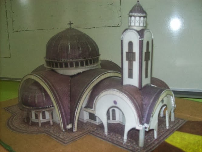 Ученици изработват макета на храм „Свети Висарион Смолянски” Rodopi Smolian