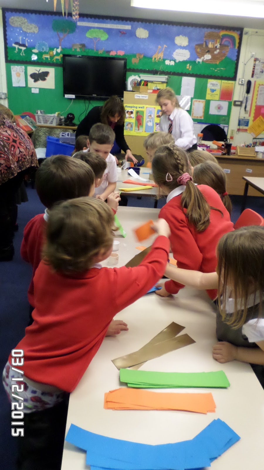 Moor Hall Primary School: Moorhens Paper Chain Race