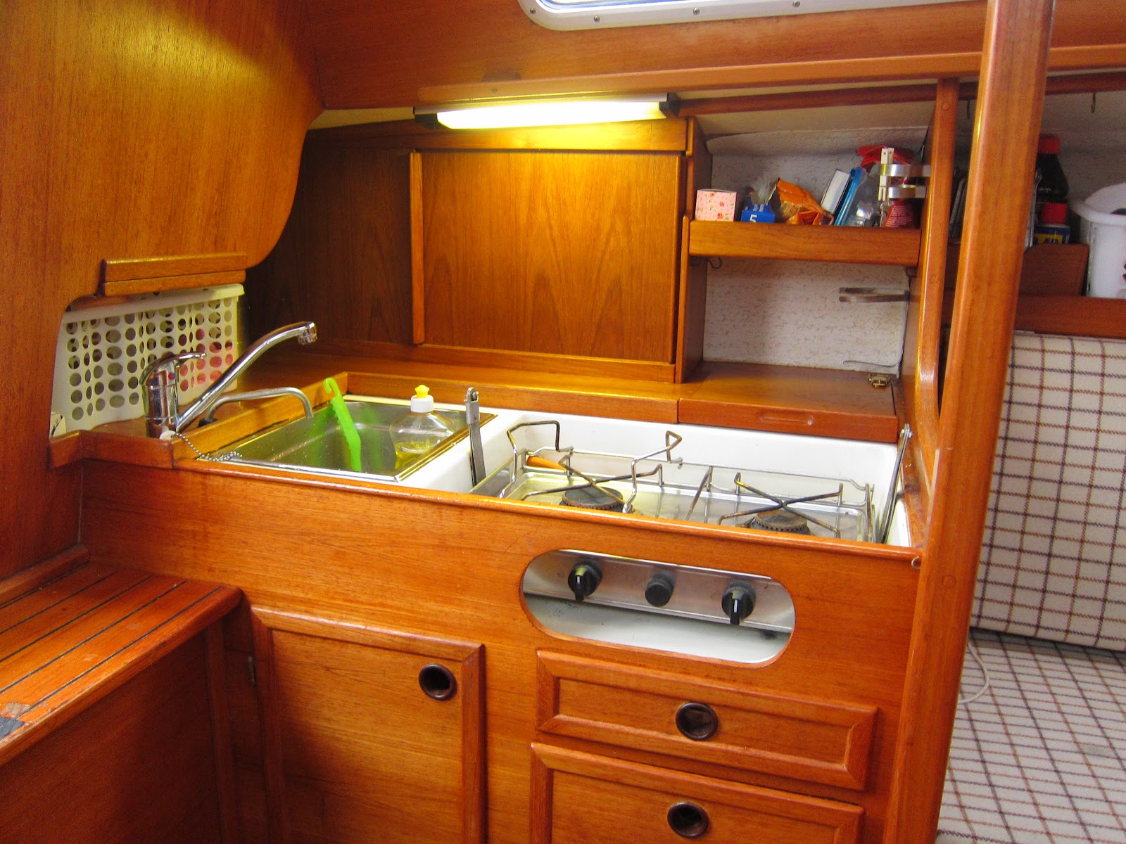 Larsen 28 - SWE 101: Pictures