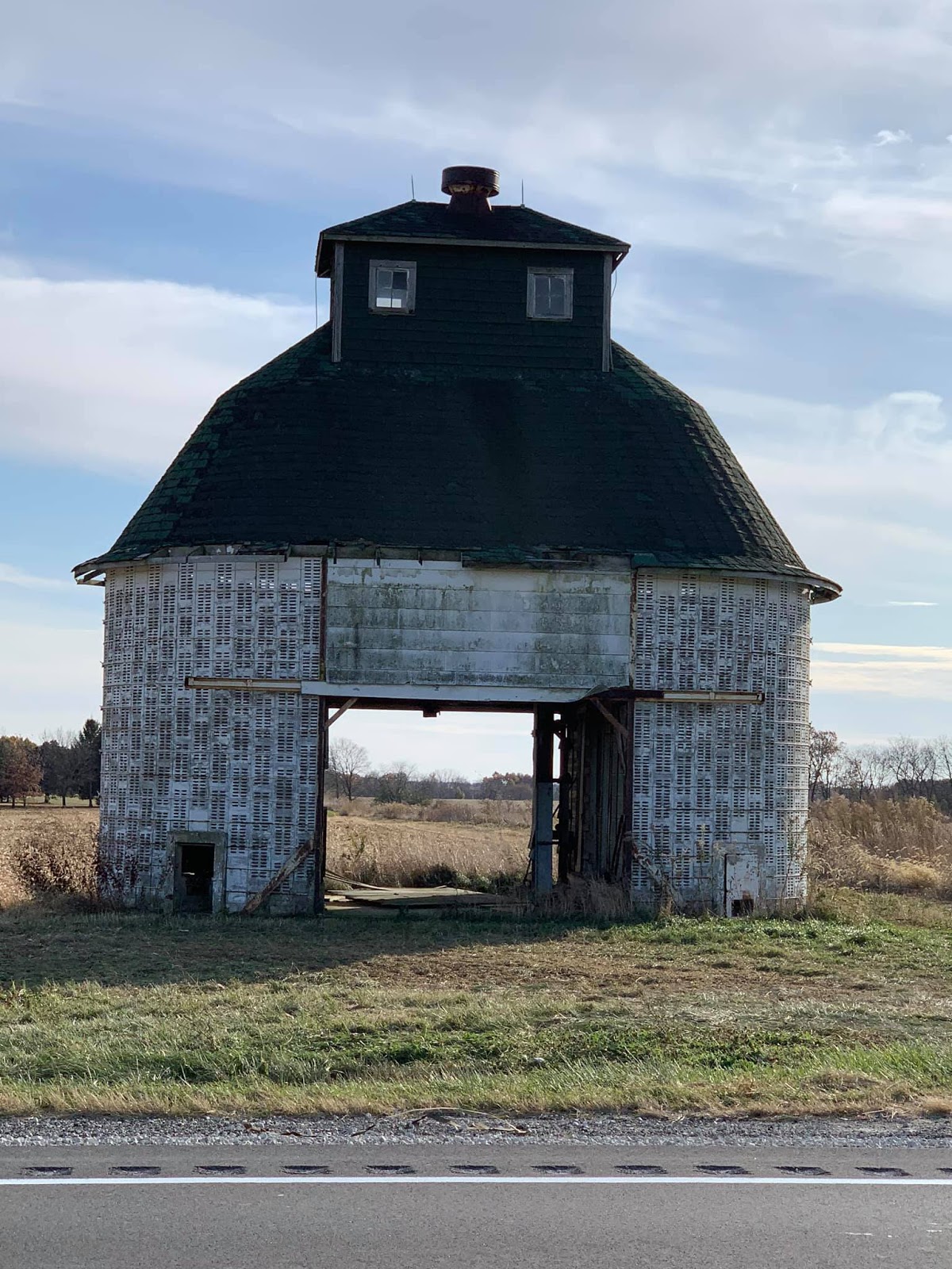 Industrial History: Some Concrete Corn Cribs in Illinois