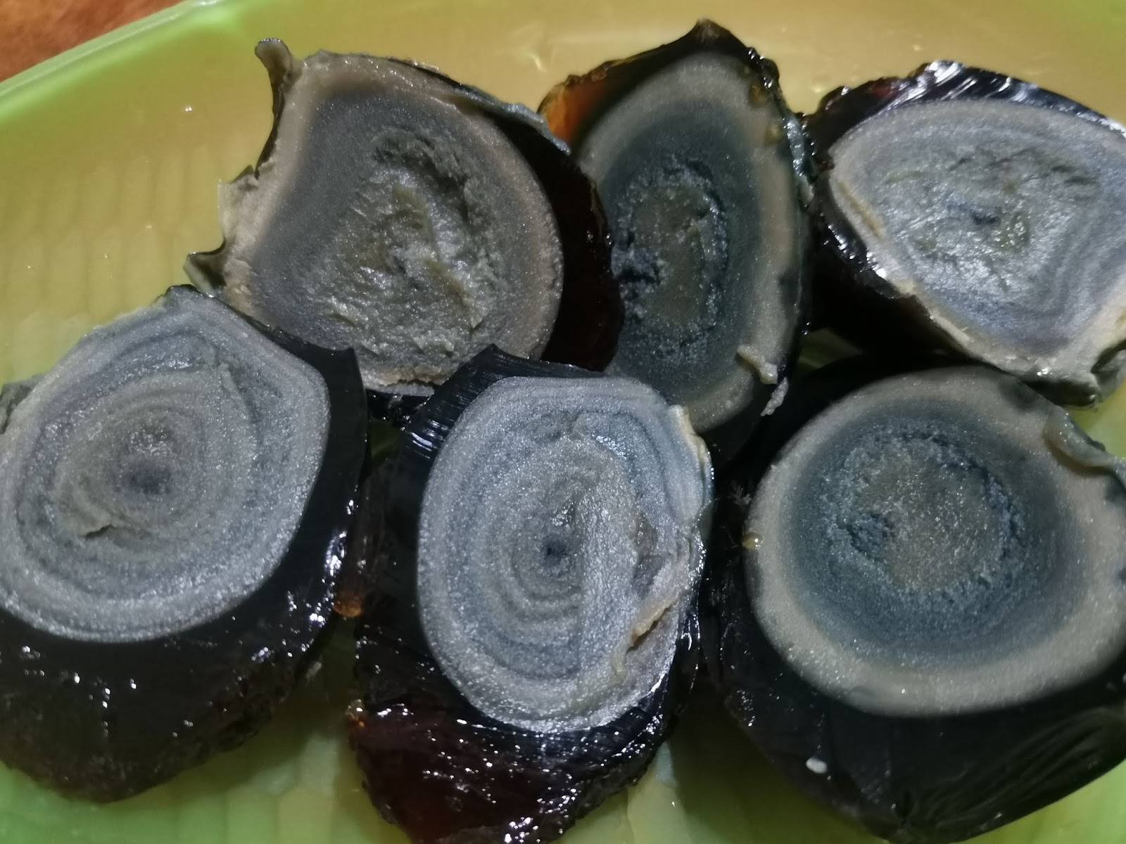 Beautiful Lie in a Beautiful Life: Telur padi aka Century Egg